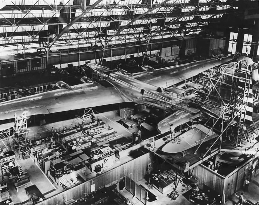XB-19 under construction at the Douglas Aircraft factory. Santa Monica ...