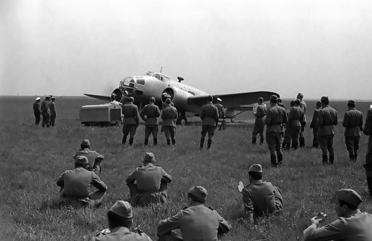 Ikarus 214 | Plane-Encyclopedia